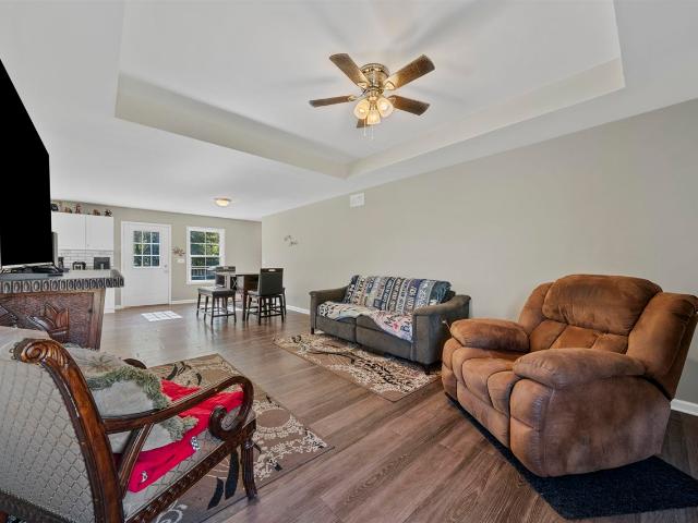 8125 Richardsville Road