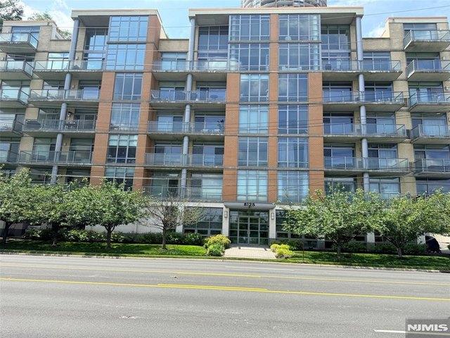 8125 River Rd Unit C3, North Bergen, NJ 07047