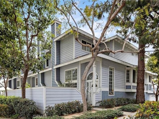 8125 Surfline Dr Apt A, Huntington Beach, CA 92646