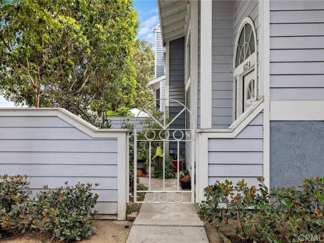 8125 Surfline Dr, Unit A, Huntington Beach, CA 92646 | MLS #PW26082