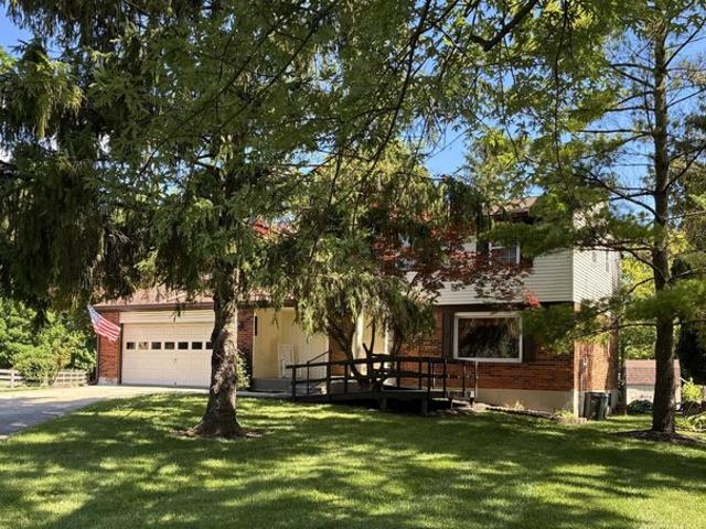 8125 Woodward Dr, West Chester, OH 45069