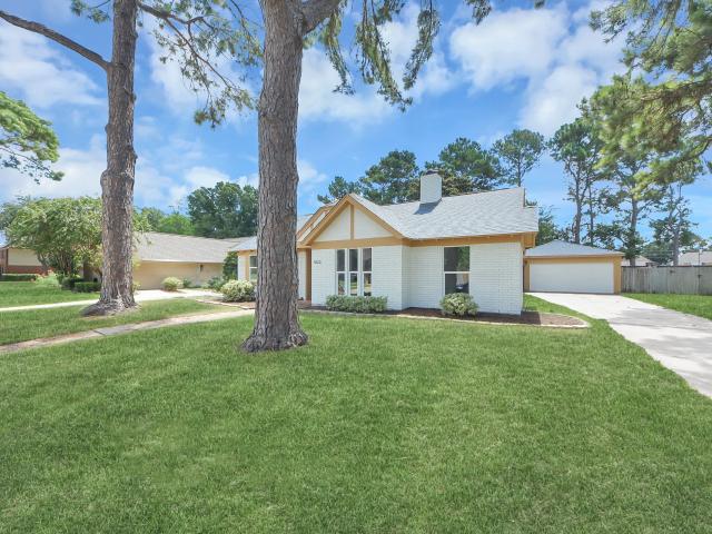 8126 Clover Gardens Drive