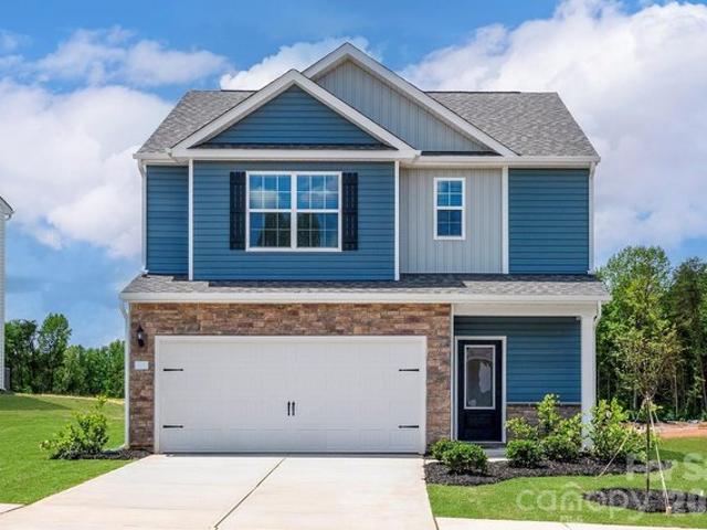 8126 Cravat Ct, Charlotte, NC 28215