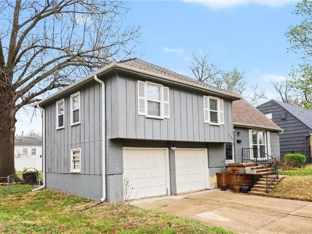 8126 E 134th St, Grandview, MO 64030 | MLS #2617 | Compass
