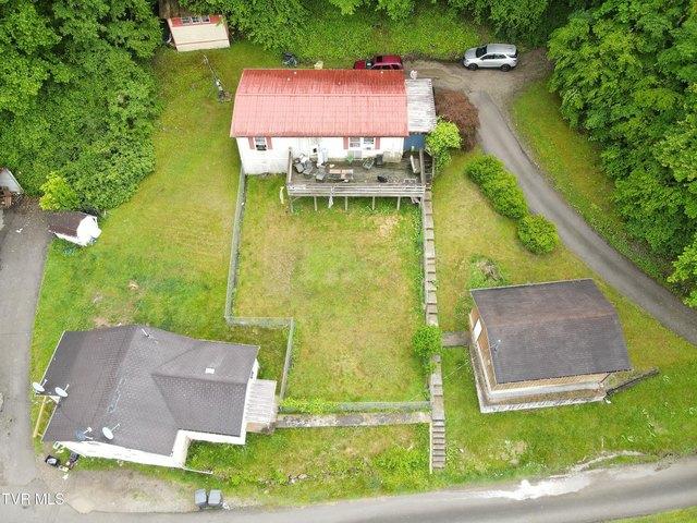 8126 S River Rd, Pound, VA 24279