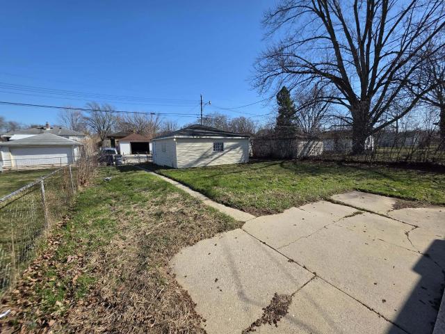 8127 W Glen Ave