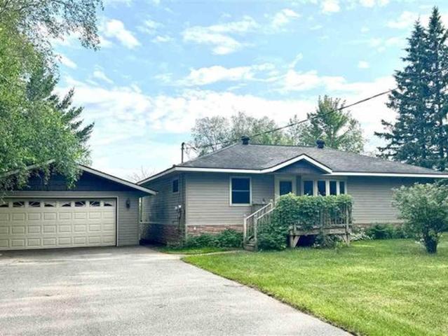 8128 Long Lake Rd, Eveleth, MN 55734
