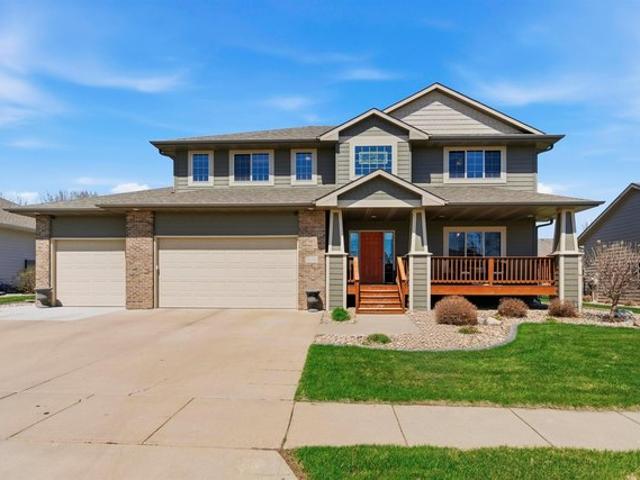 8128 S Grass Creek Dr, Sioux Falls, SD 57108