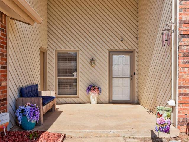 8129 NW 89th Street