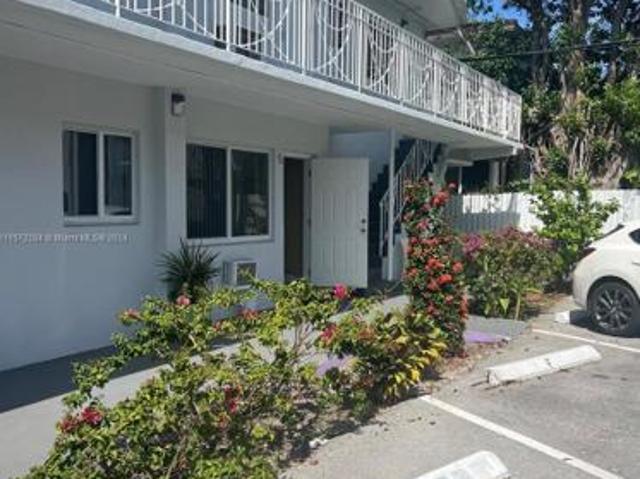 8129 Abbott Ave #5, Miami Beach, FL 33141