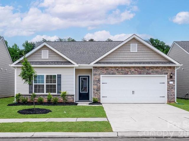 8129 Cravat Ct, Charlotte, NC 28215