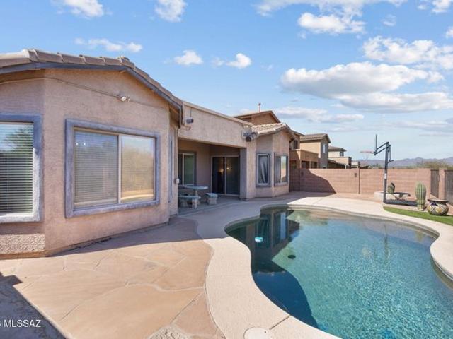 8120 N Wayward Star Dr, Tucson, AZ 85743