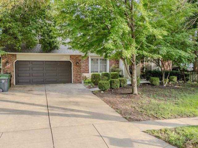 8121 Stockwell St, Lincoln, NE 68506
