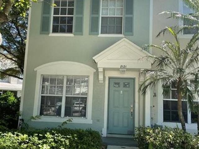 8121 S San Carlos Cir, Tamarac, FL 33321
