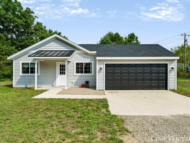 8121 W Bowens Mills Rd, Middleville, MI 49333