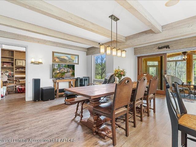 8121 W Eaton Highway