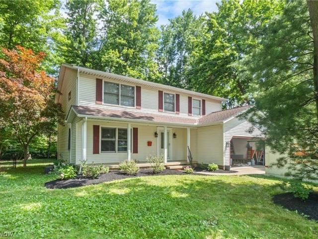 8121 Yorkshire Dr, Mentor, OH 44060