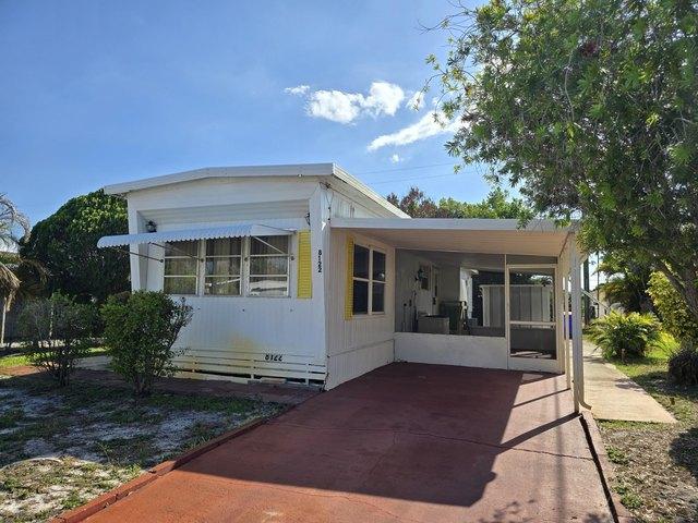 8122 SE Skylark Ave, Hobe Sound, FL 33455