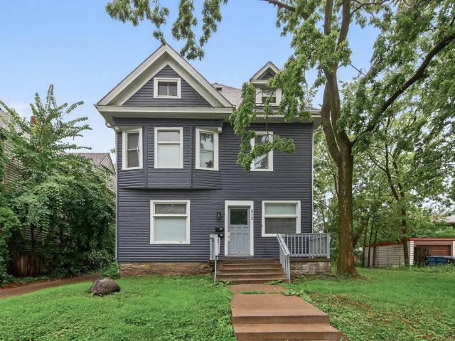 812 7th Street SE