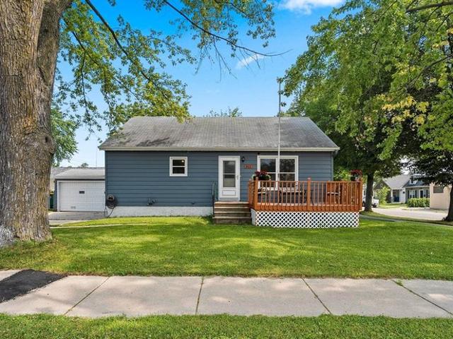 812 9th St, Green Bay, WI 54304