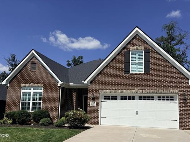 812 Copperwood Ln, Maryville, TN 37801