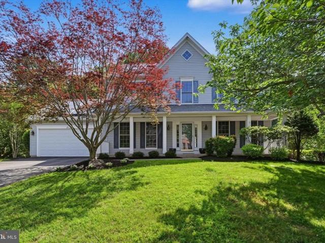 812 Caren Dr, Eldersburg, MD 21784