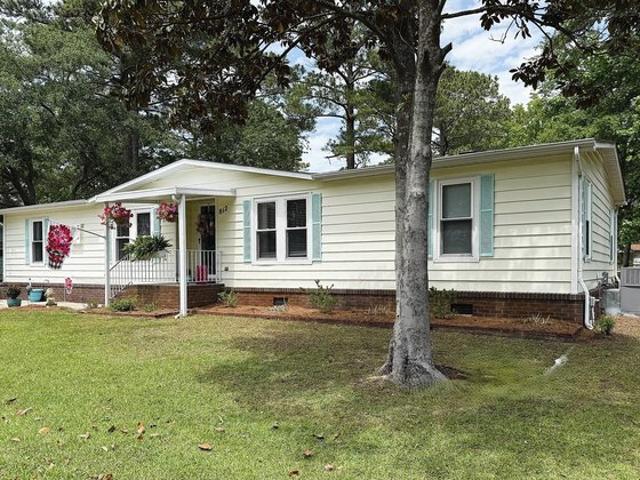 812 Carolina Dr, Garden City, SC 29576