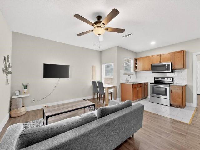 812 Centre St, Dallas, TX 75208 | MLS #21222