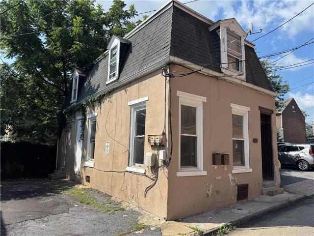 812 Chestnut Street A