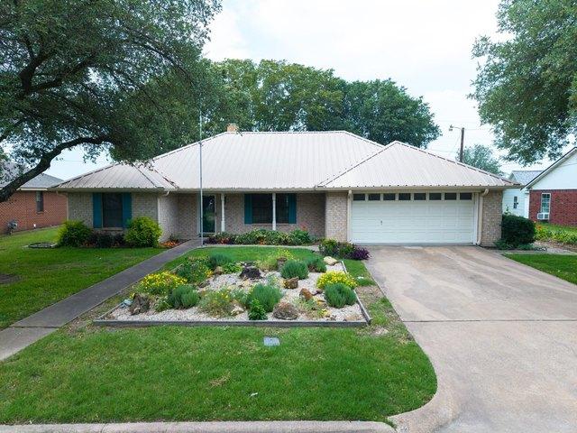 812 Crestline Dr, Mexia, TX 76667