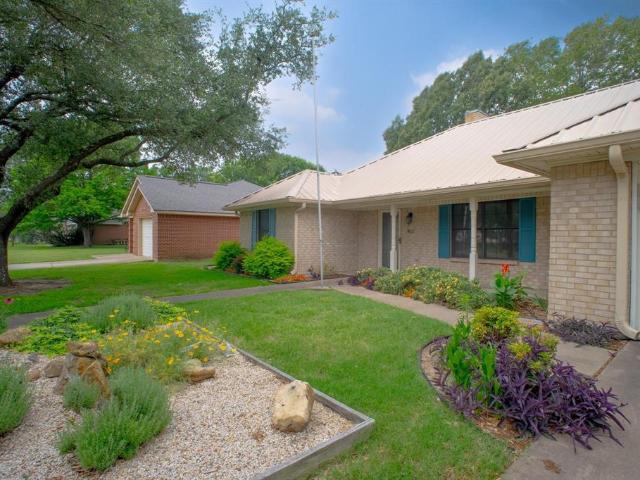 812 Crestline Drive