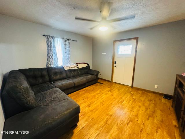 812 Andys Ridge Rd