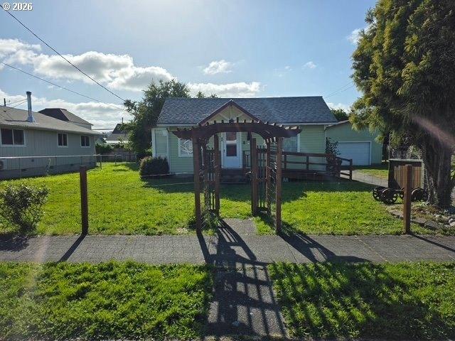 812 B St, Myrtle Point, OR 97458