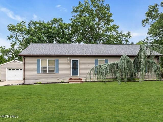 812 Beacon St, Toms River, NJ 08757