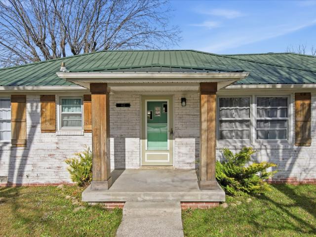 812 Bel Aire Dr, Tullahoma, TN 37388 | MLS #3167 | Compass
