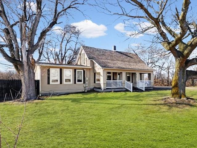 812 Brewer Rd, Danville, IL 61834