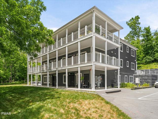 812 Broad Street