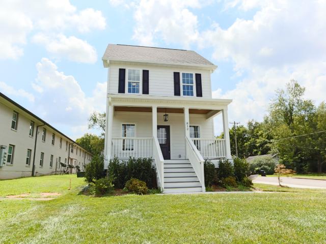 812 Greenland Dr