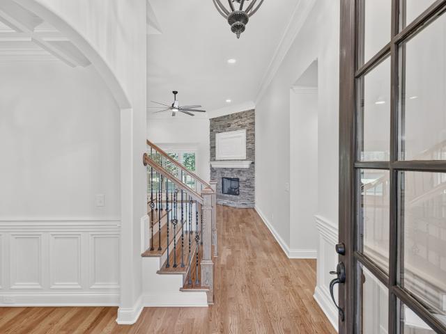 812 Guinevere Pt