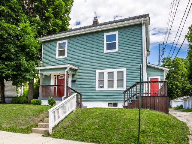 812 E 40th Street