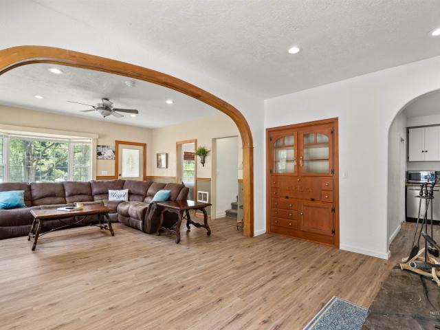 812 E Main Street