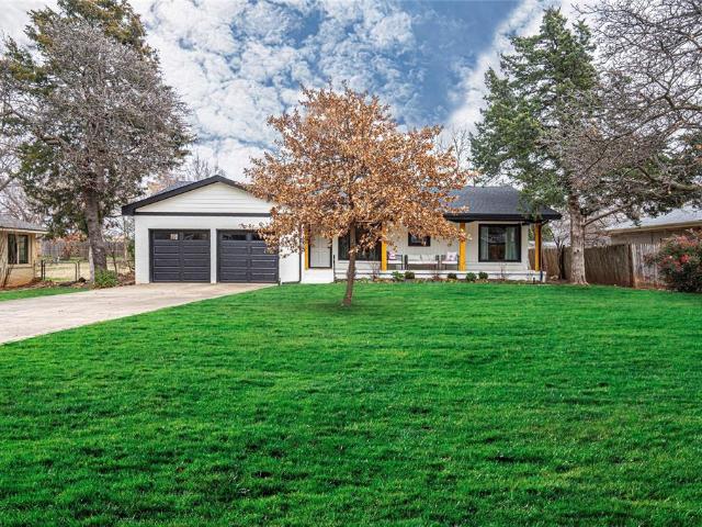 812 East Drive