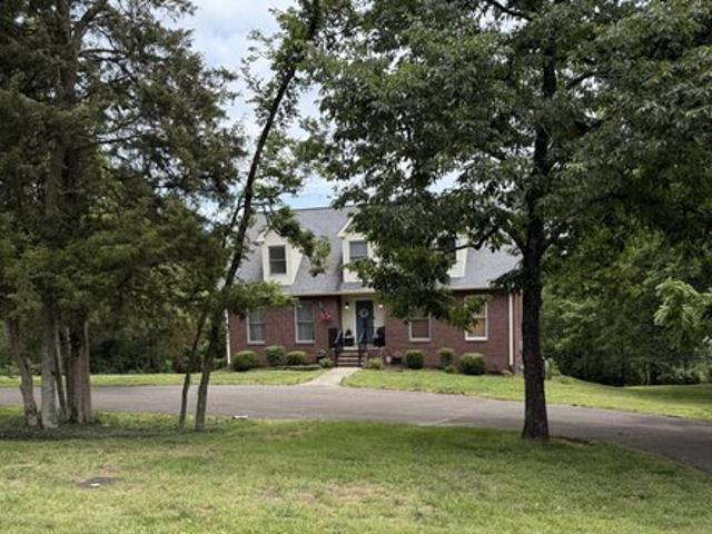 812 Fonnic Dr, Nashville, TN 37207