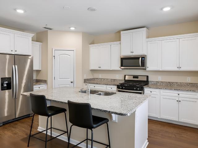 812 Kennear Ln