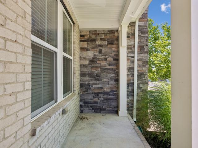 812 Kennear Ln