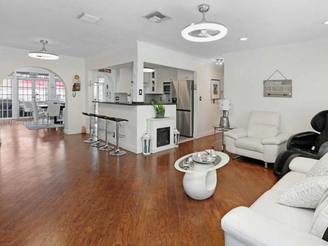 812 Johnson St, Hollywood, FL 33019