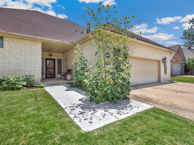 812 Julies Trail