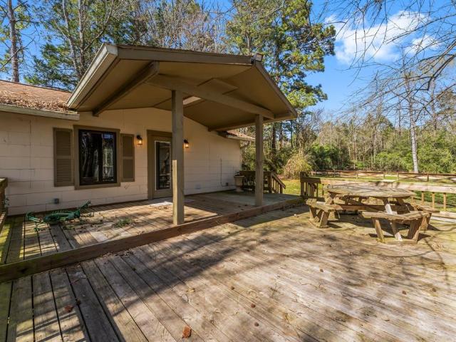812 Lake Livingston Boulevard