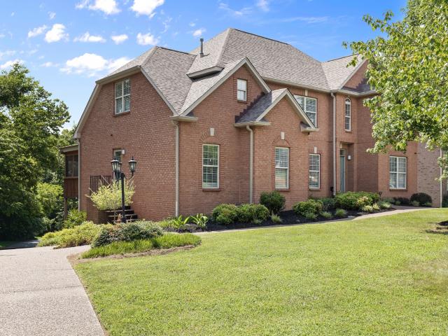 812 Lynn Dr