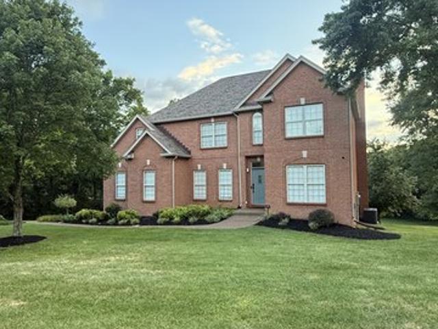 812 Lynn Dr, Goodlettsville, TN 37072